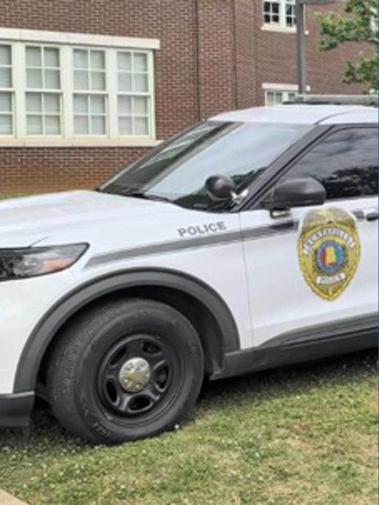 Scene clear after bomb threat at Huntsville High School; investigation ...
