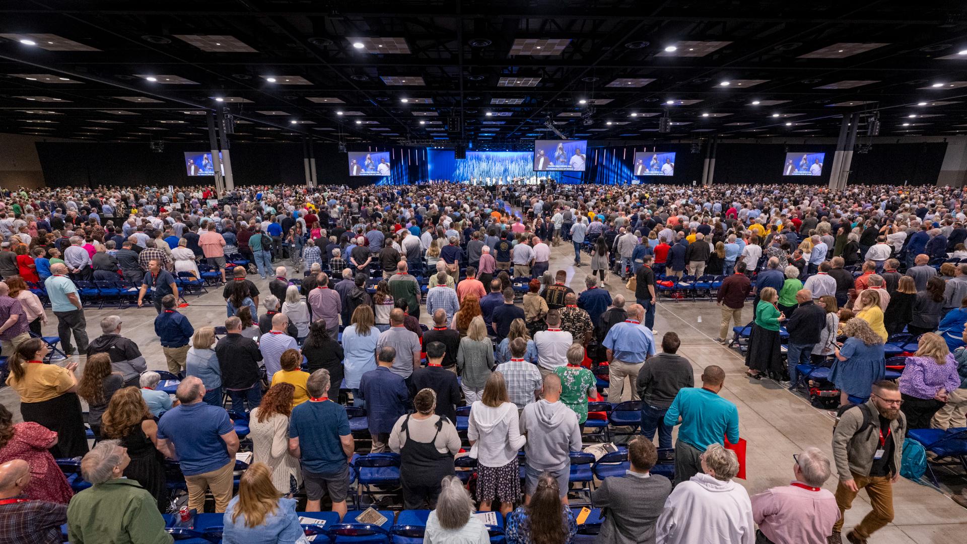 Southern Baptists reject ban on churches with any women pastors ...